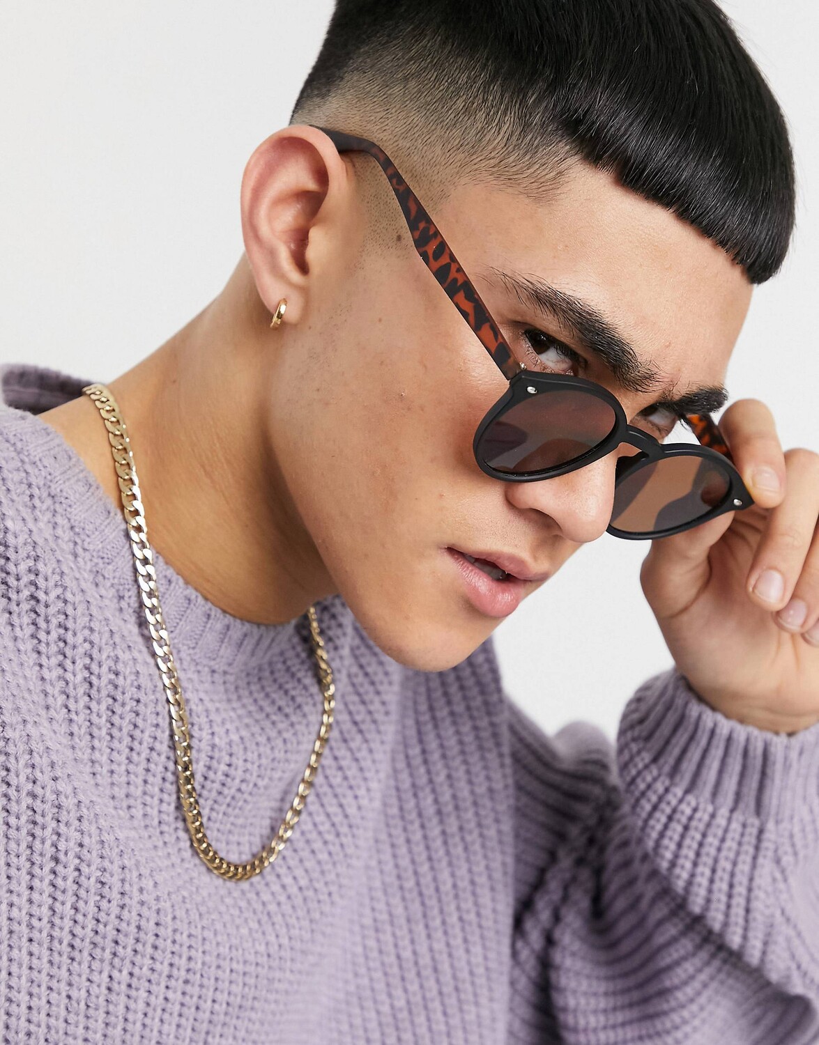 Солнцезащитные очки в круглой оправе ASOS DESIGN в черной оправе с ...